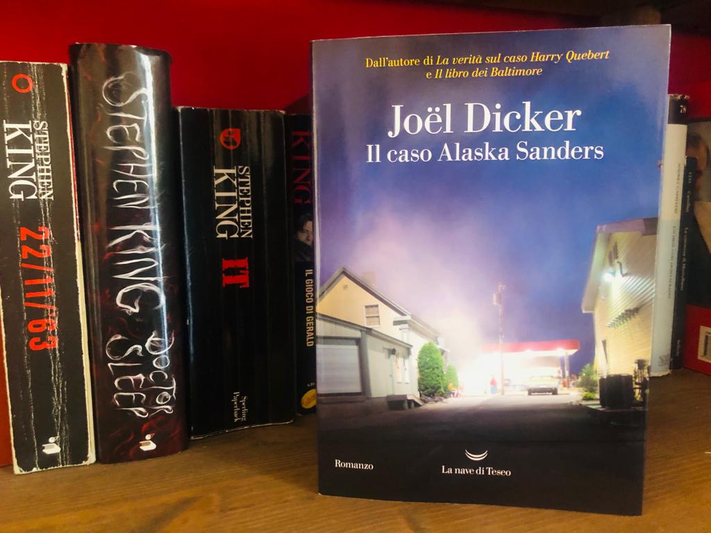 ‘Il caso Alaska Sanders’: bene, ma non benissimo – Scrivere Crime